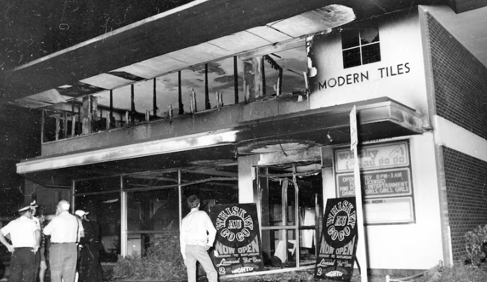 Whiskey Au Go Go fire 08/03/1973 - Working With Crowds