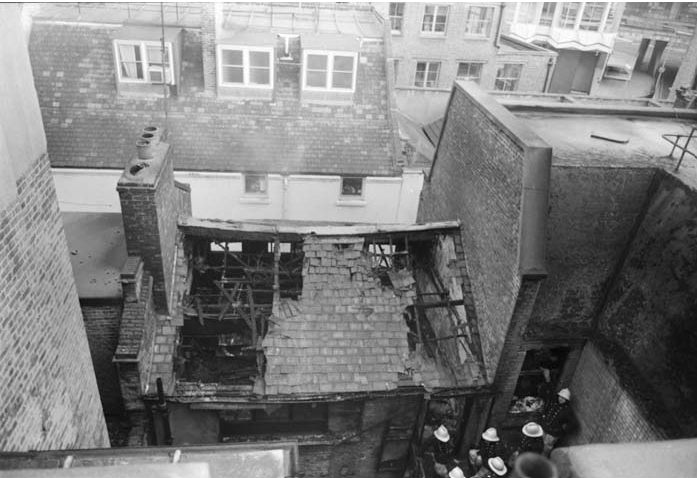 Denmark Place fire 16/08/1980 - Working With Crowds